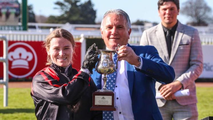 Riddell plotting her own path in racing - LOVERACING.NZ